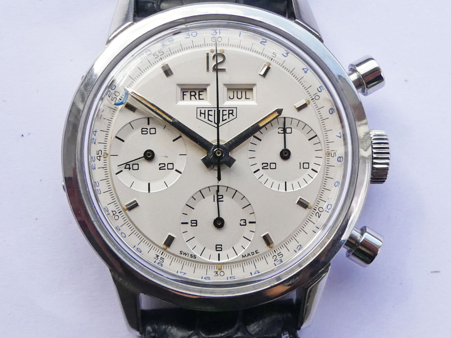 Vintage NOS Heuer Carrera Ref. 2547S Calendarium Chronograph – ClassicHeuer